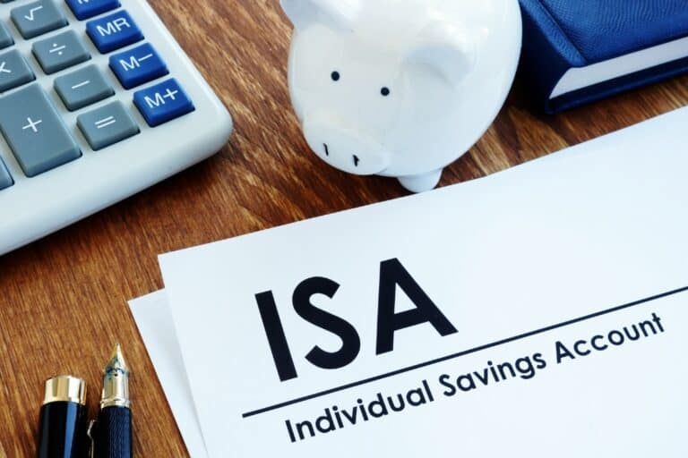 Stocks and Shares ISA vs Cash ISA: how much to target a £10,000 passive ...